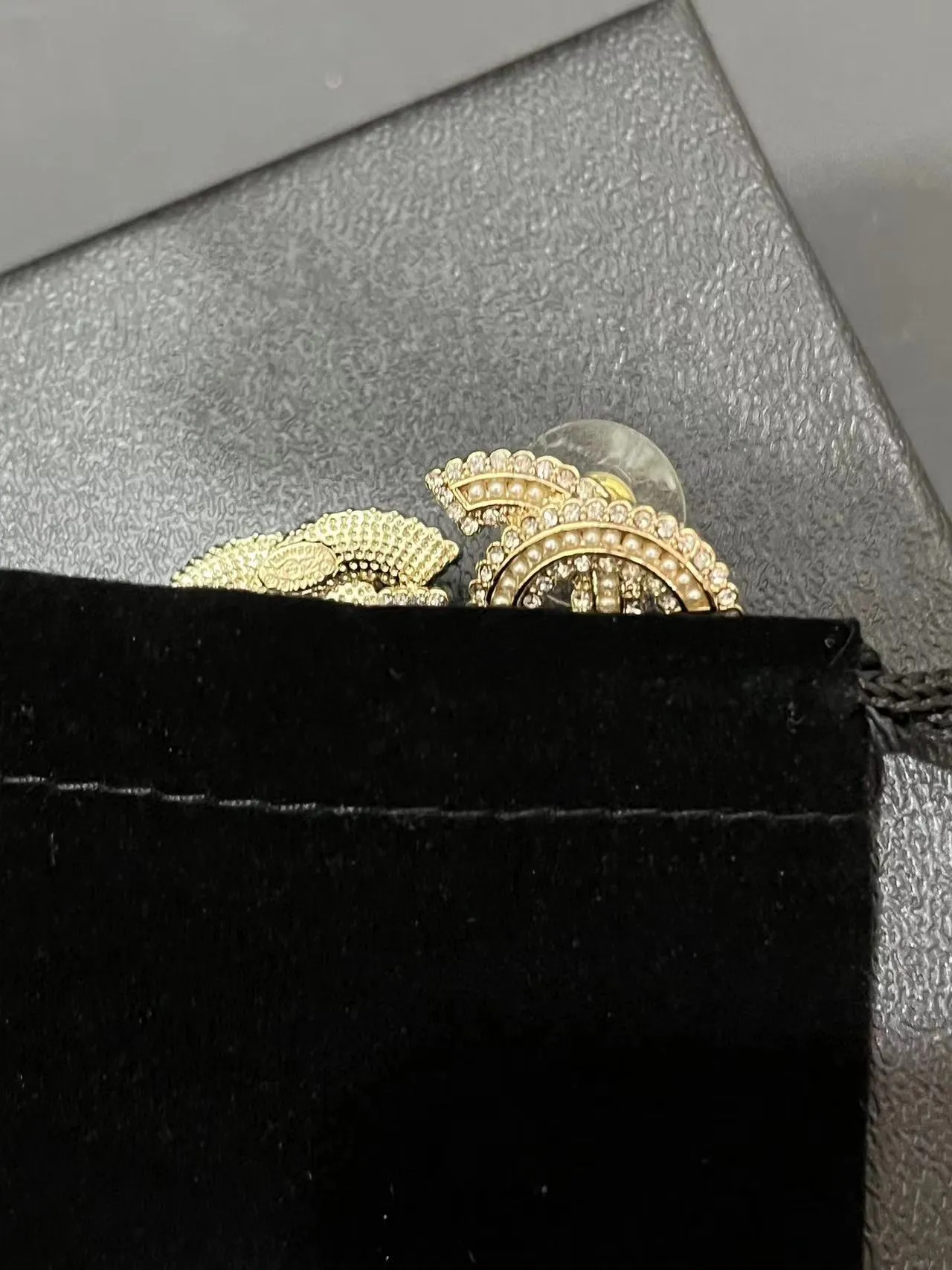 Fashion Retro Classic Pearl Diamond Stud Earrings for Women, 18K Gold ...