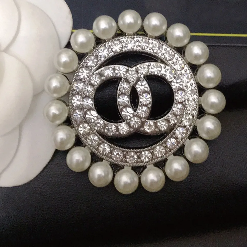 20 Style Designer Brooch Letter Pins Geometry Brooches Women Wedding ...