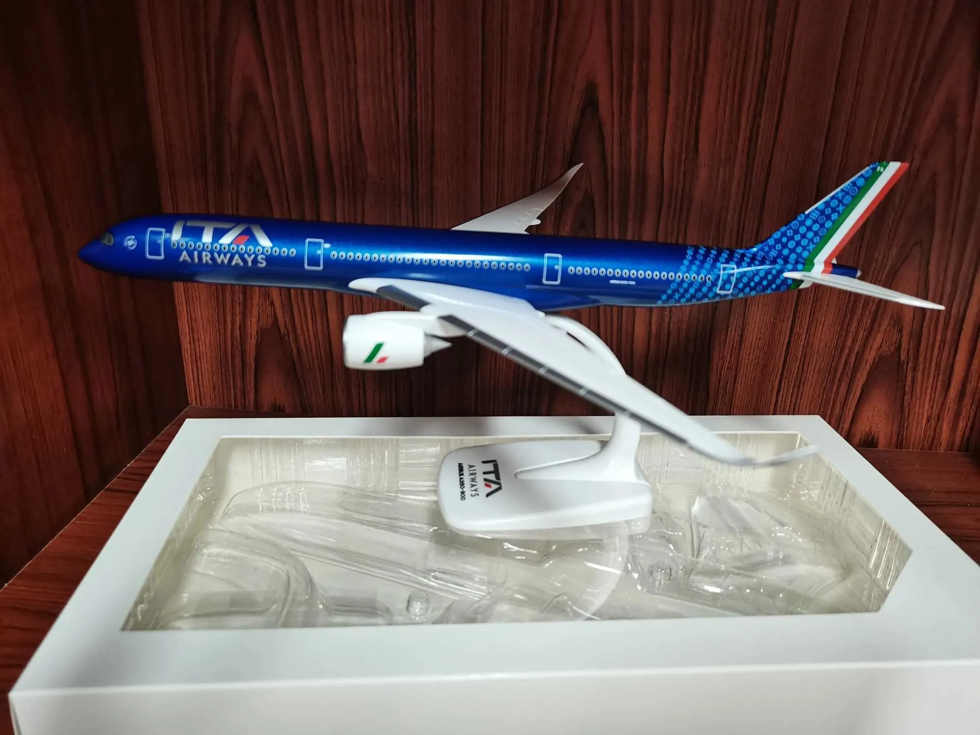 Aircraft Modle 1/200 Scale A350 A350 900 Italy ITA Airline Aircraft ...