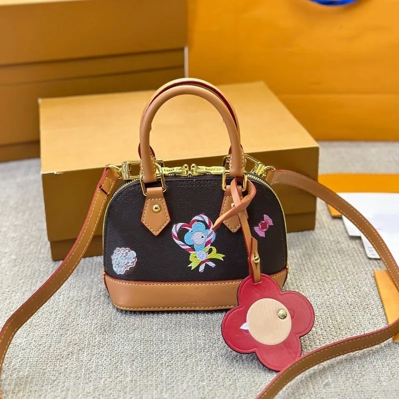 Premium Leather Tote Handbag with Shell Accent: Designer Style ...