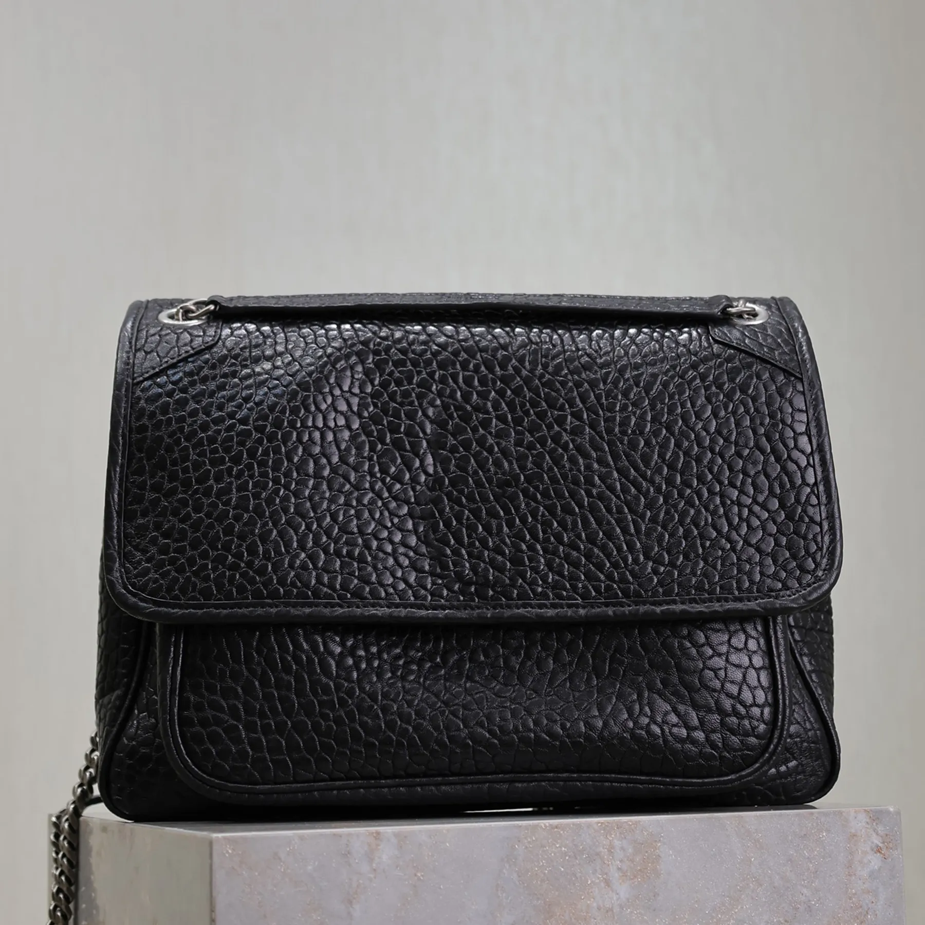 Designer Grained Lambskin Black Leather Shoulder Bag With Magnetic ...