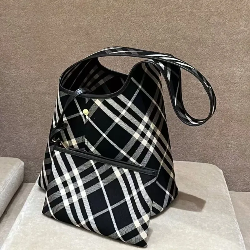 Briefcases Designer Briefcase Men Briefcases Luxury Laptop Bags Business Bag Computer Bags Fashion Leather High Quality From 59 47 DHgate