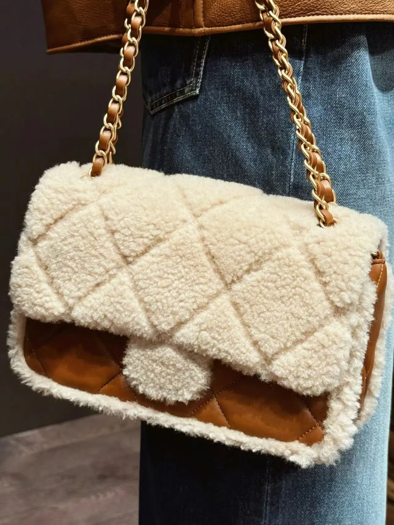 24K Lamb Wool Winter Shoulder Bag: Stylish Flap Crossbody Bag With ...