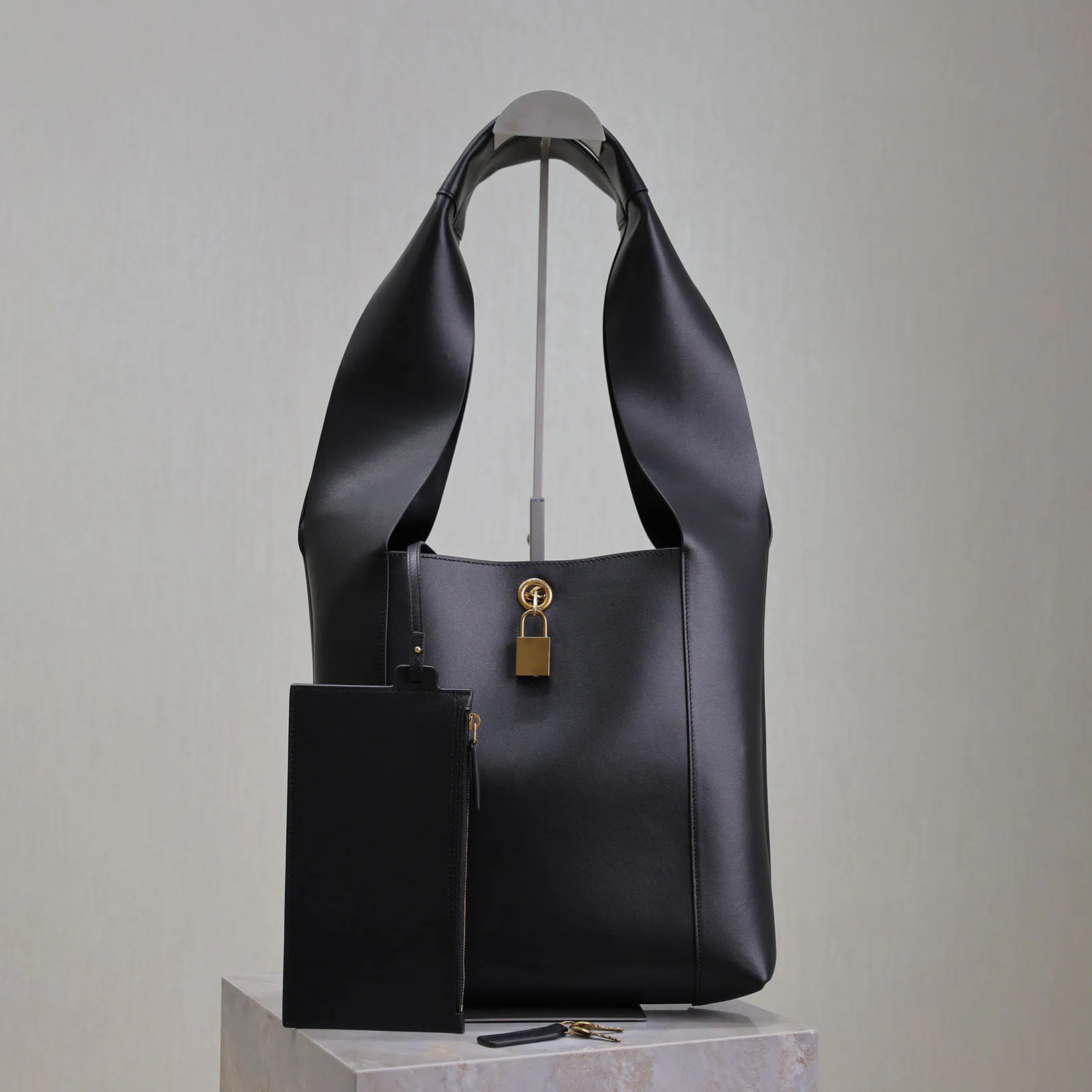 Luxury Designer Leather Tote Bag With Engraved Padlock Supple Hobo ...
