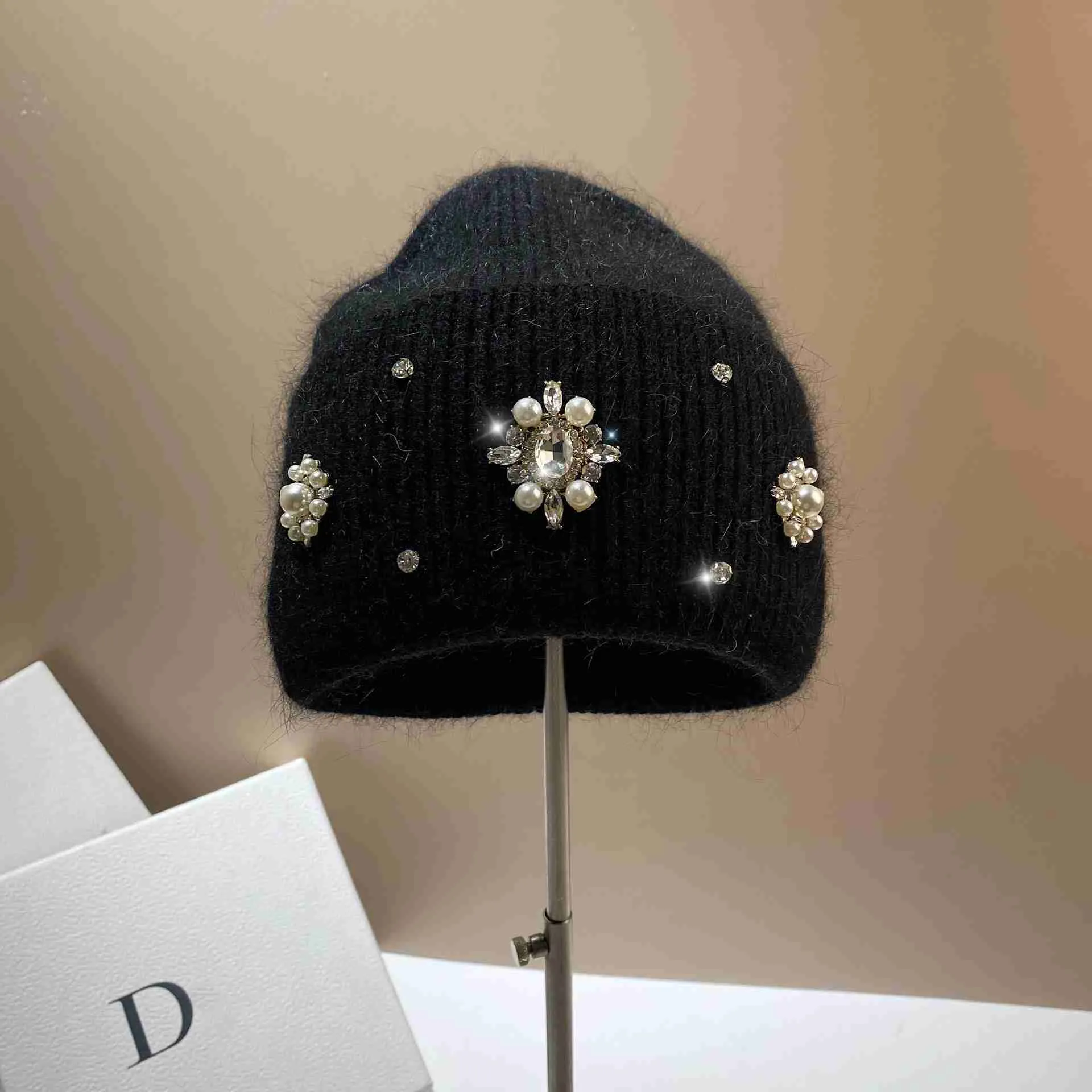 DHgate.com:Luxury Rhinestones Knitted Rabbit Fur Beanie Cap Stylish ...