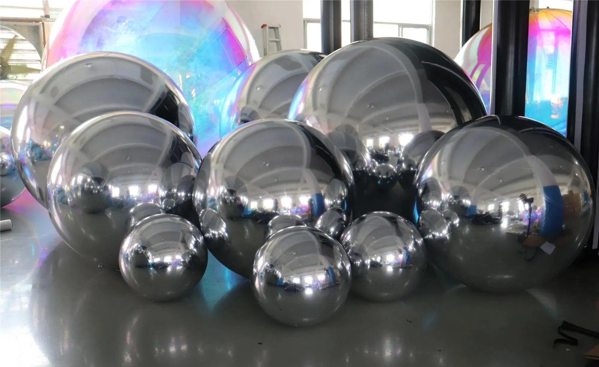 Decorative Balloons: Silver Reflective Inflatable Mirror Ball, Giant ...