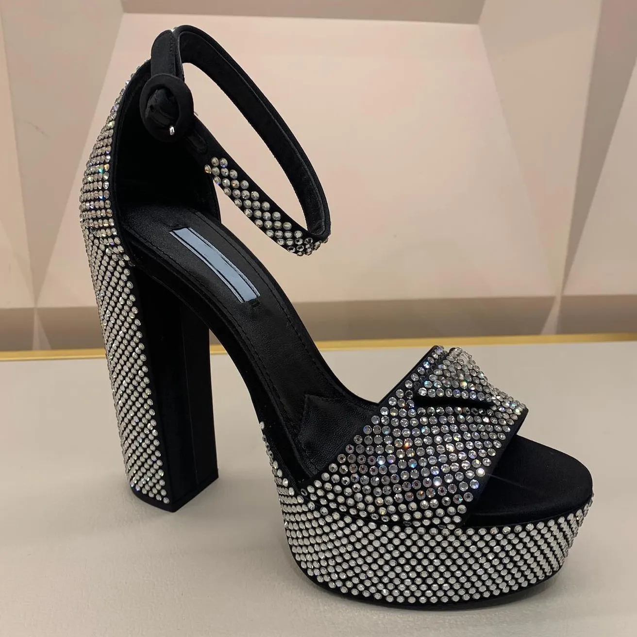 DHgate.com:Women's Designer Triangle Buckle Heels Sandals: Classic ...