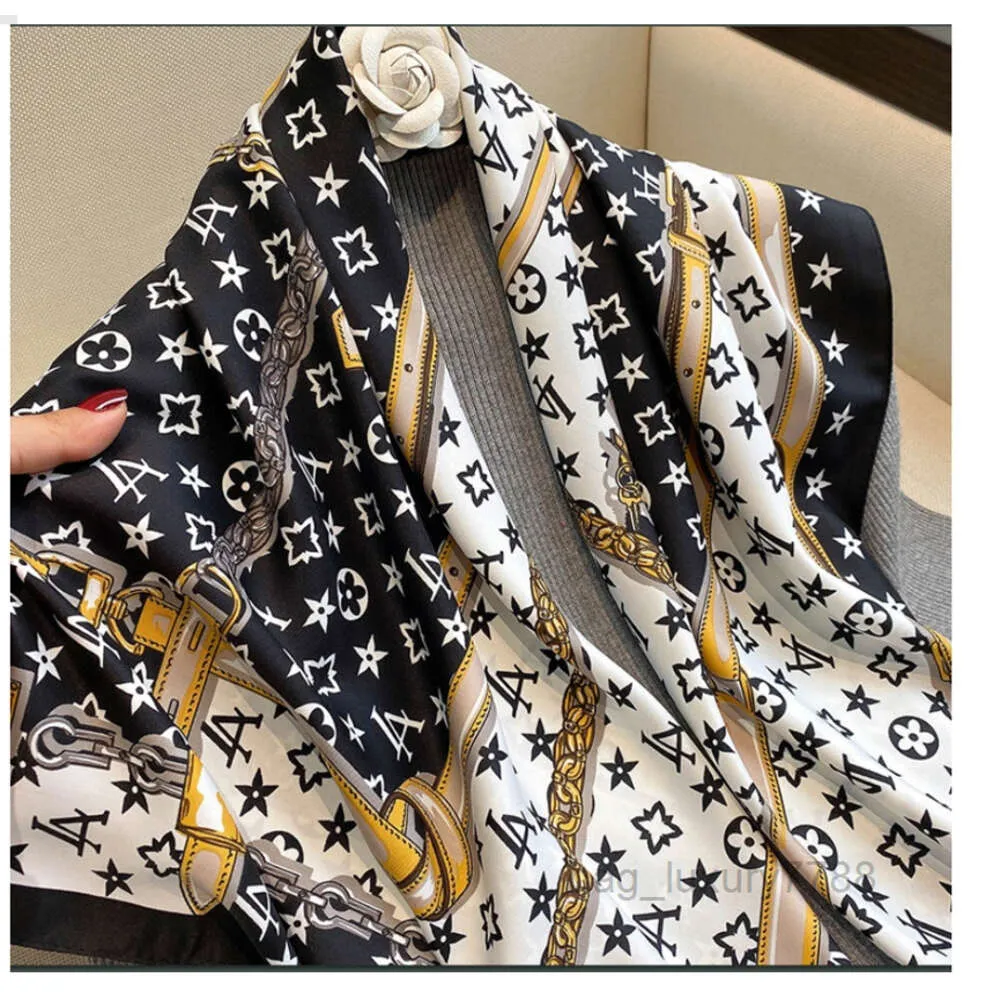 2Style Luxury Brand Classic Simple Letter Flower Design Satin Square ...