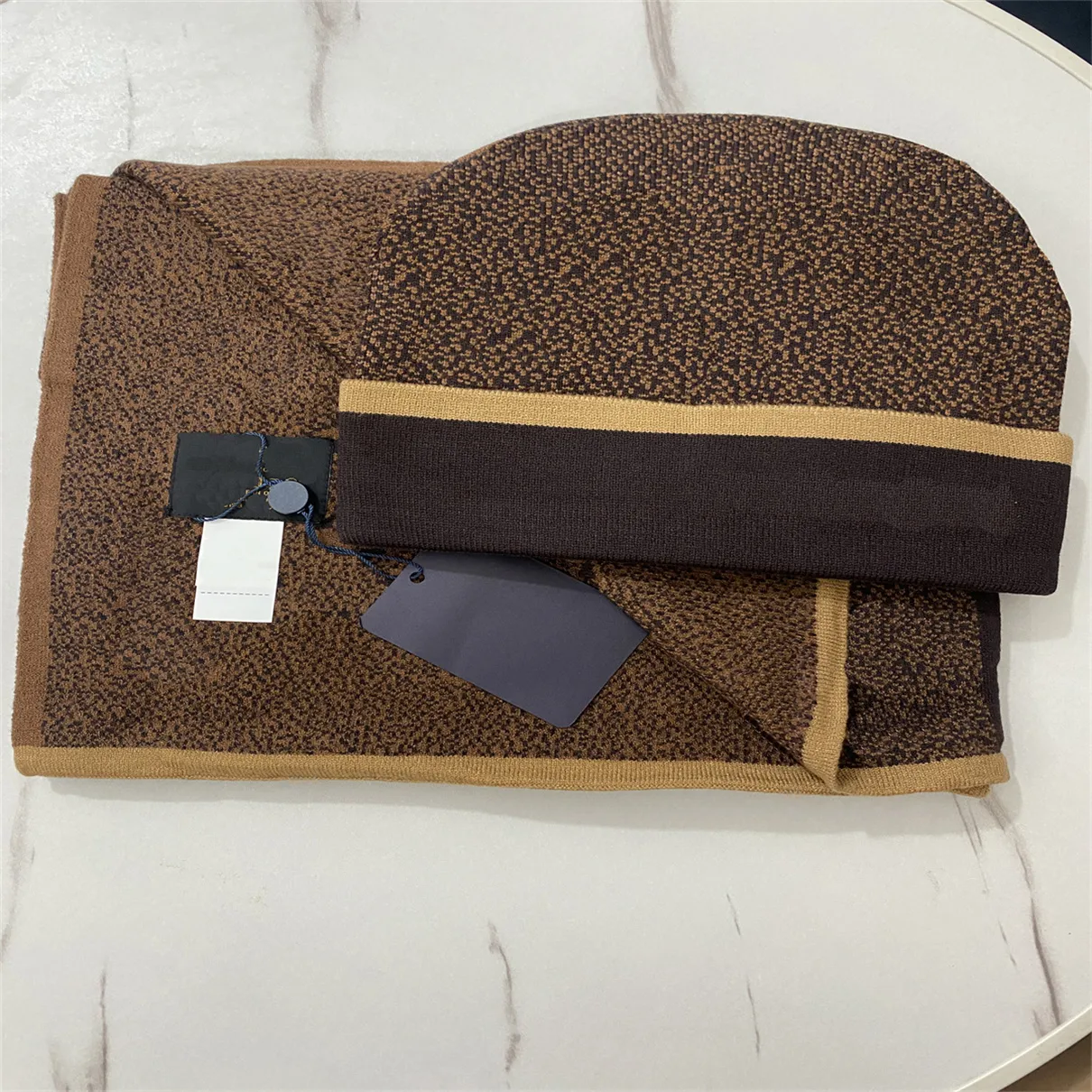 DHgate.com:Luxury Unisex Winter Checkered Scarf and Knitted Hat Set ...