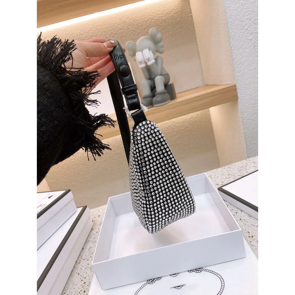 DHgate.com:Designer Triangular Crystal Diamante Coin Purse Shoulder ...