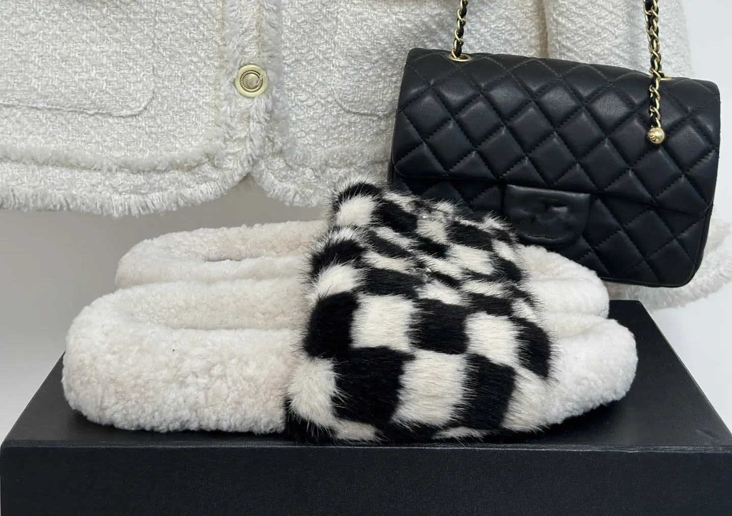 Chanells Womens Classic Pearl Clover Checker Fluffy Shearling Slippers ...