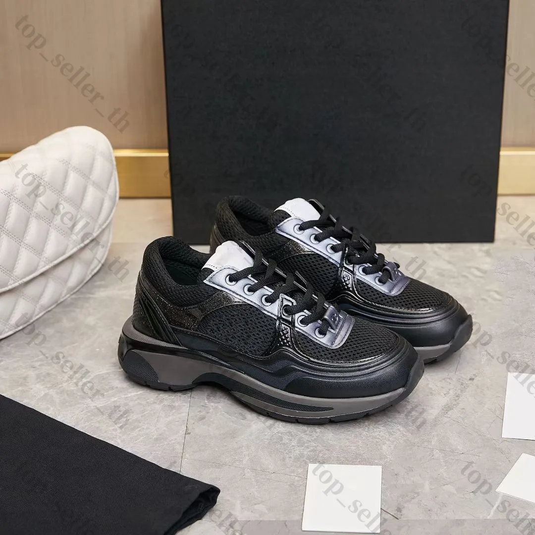 Designer Sneaker Women Sneakers Men Shoes Laminated Trainer Reflective ...