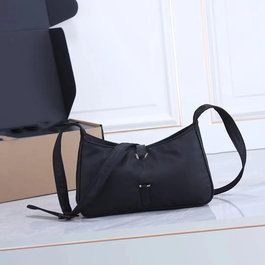 Designer Dust Bag For Women Fashionable Clutch Purse With Chain Strap ...