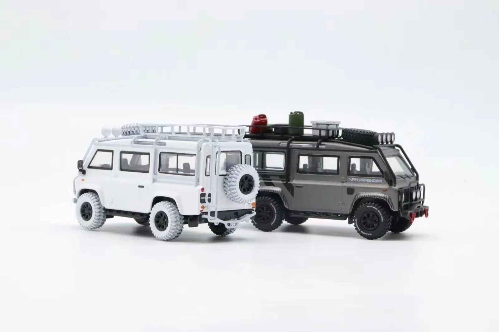 Diecast Model Master 1:64 Defender Van Camper Alloy Diorama Car ...