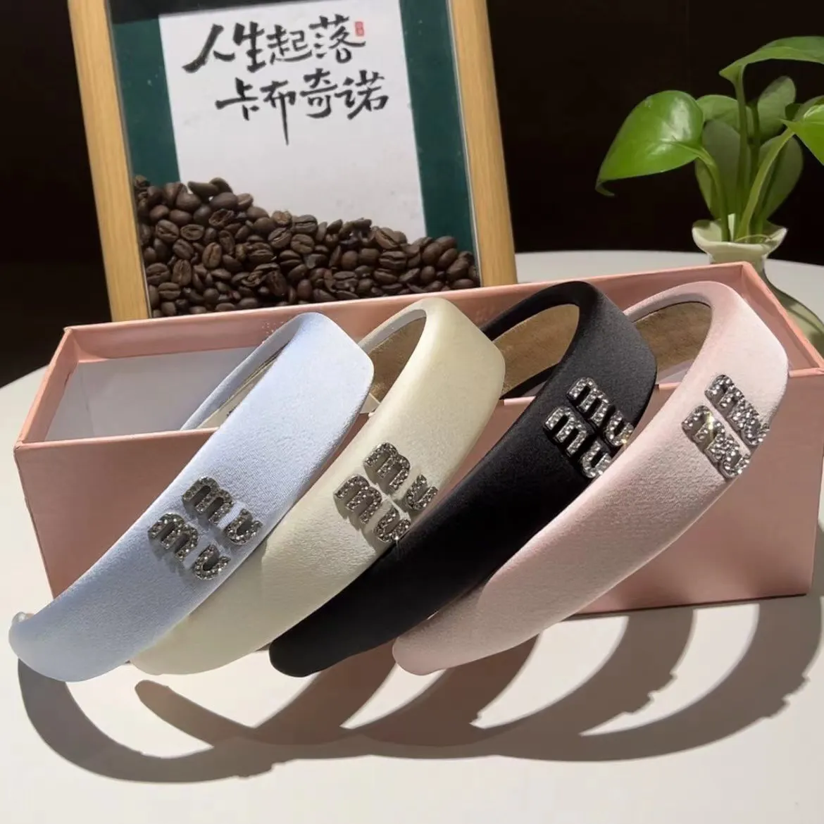 DHgate.com:2024 Miu Letter Diamond Headband: South Korea Simple Fashion ...