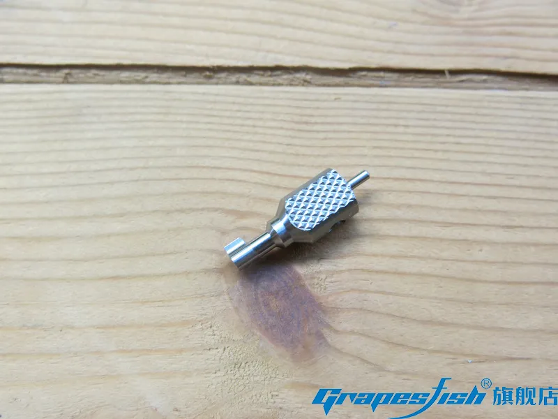 GFK Titanium EDC Tool Necklace - CNC Machined, Knurled Design, Multi ...