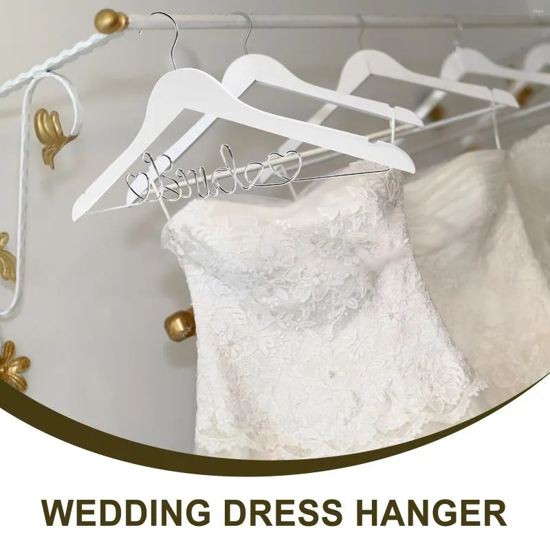 Wedding day hangers | Beachweddingtips.com