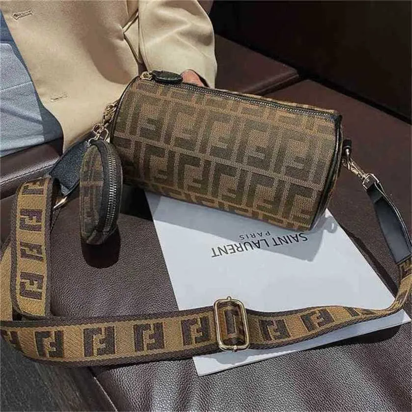 Designer Tote Bag Luxury Shoulder Bag with Zipper Closure and Pillow ...