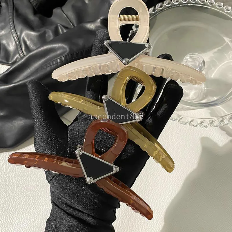Luxury Designer Hair Clips Triangle Barrettes Brand Letter Hair Clip ...