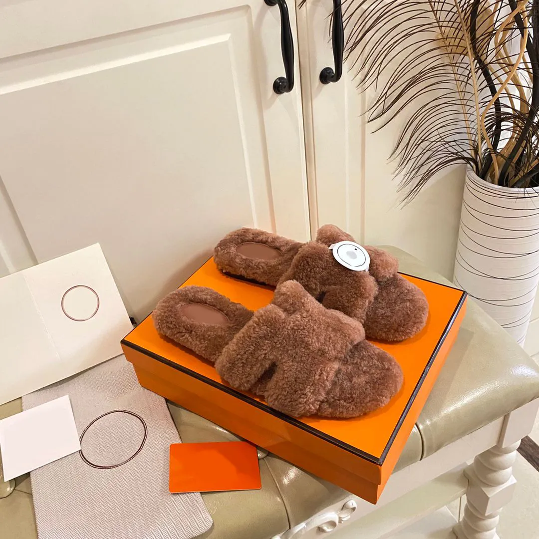 Luxury Womens Designer Fur Shearling Slippers Womenss Trendy Furry ...