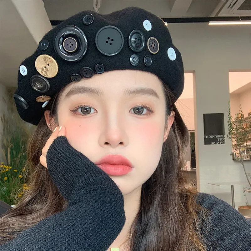 Japanese Niche Button Beret Style Beanie Retro British Style For Autumn ...