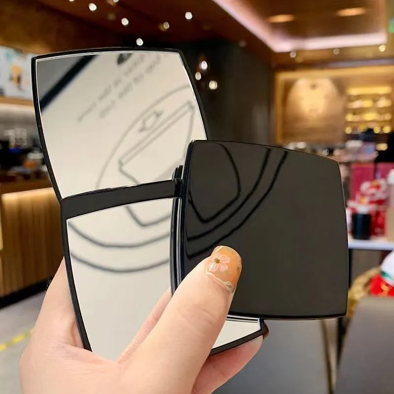 Portable HD Double Sided Mirror With Flannelette Bag CC Portable HD Double Sided Mirror With Flannelette Bag CC