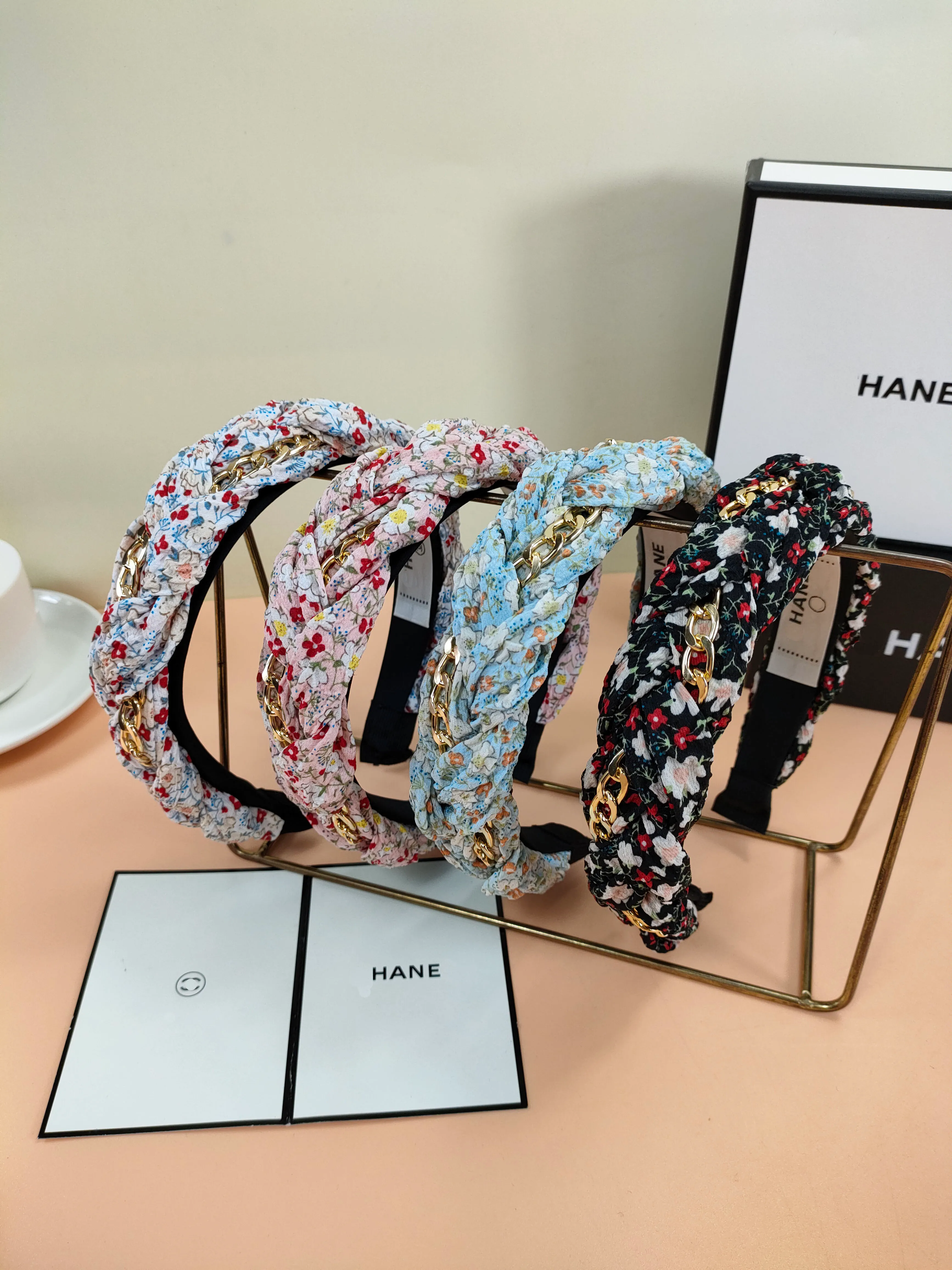 DHgate.com:Luxury Designer Letter Headbands: Premium Elastic Hairbands ...