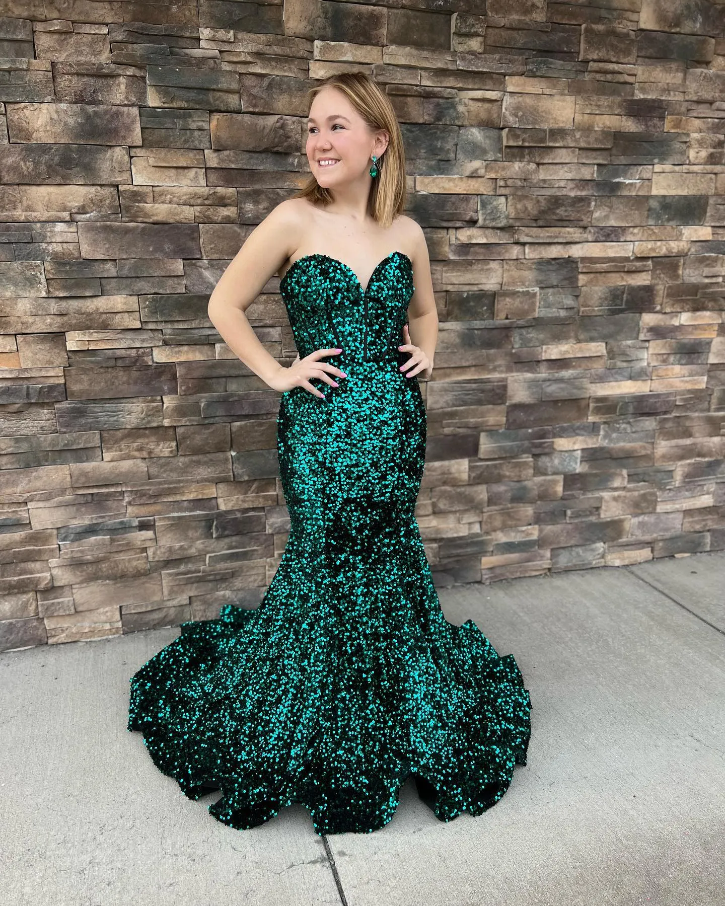 Sweetheart Jade Velvet Sequin Green Sequin Prom Dress 2K23 Fit And ...