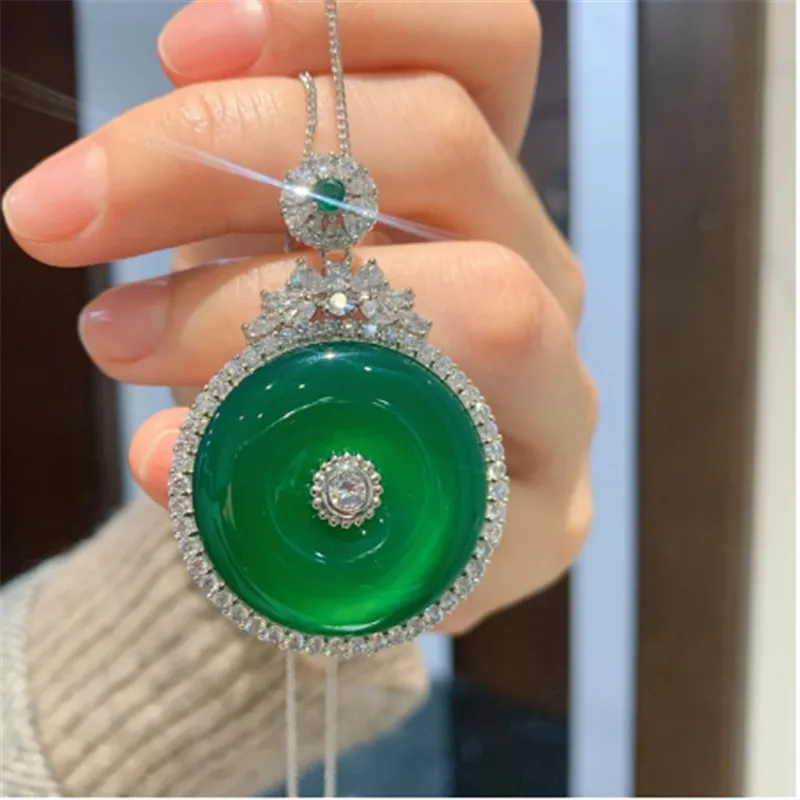 DHgate.com:Exquisite Emerald Diamond Pendant: 925 Silver Wedding ...