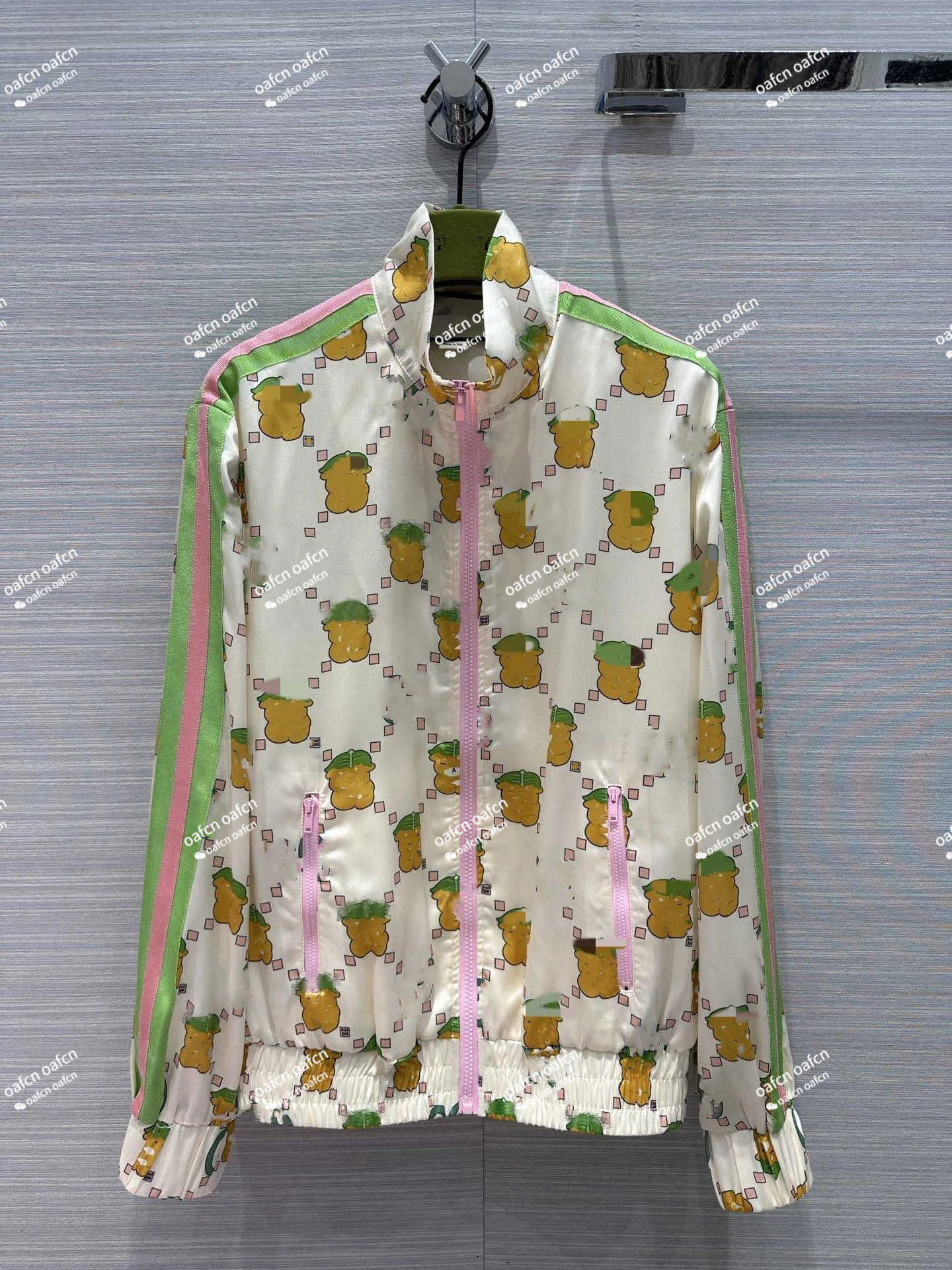 How to Style Tweed Jackets for Men: A Complete Guide in 2023