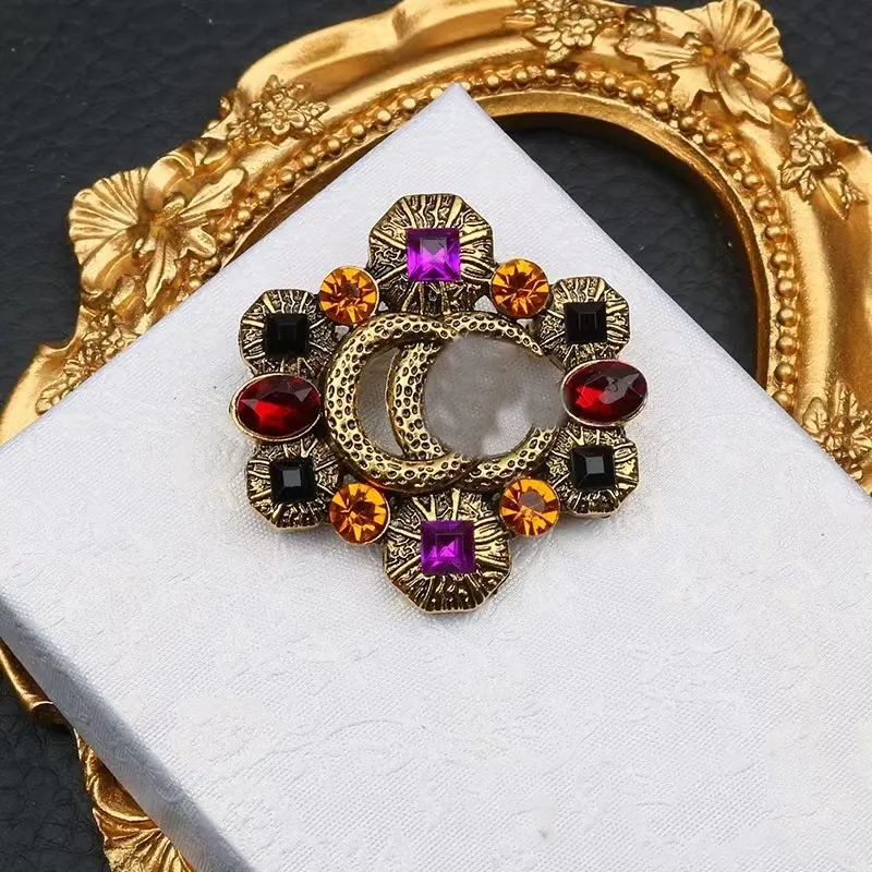 Elegant Women's Brooches Antique Style Ornament Brooches With Sparkling ...