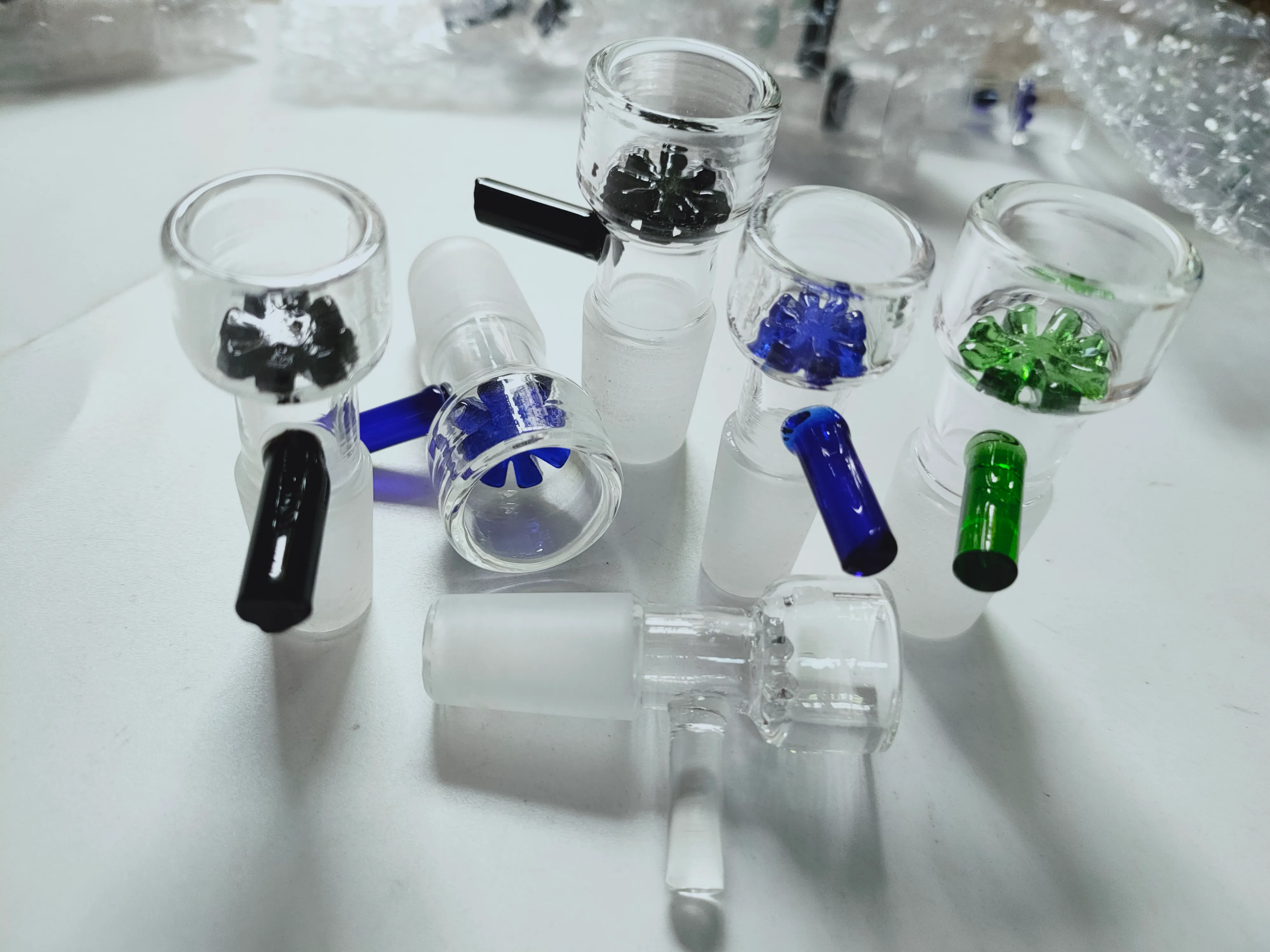 Wholesale Flower Snowflake Filter Glass Bowl With Herb Slide For Male ...