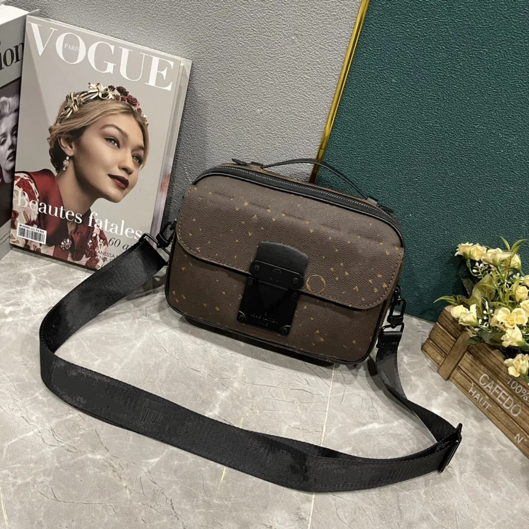 Luxurys Designer Shoulder Bags L Shaped Lock... From Bagdesigner2022 ...