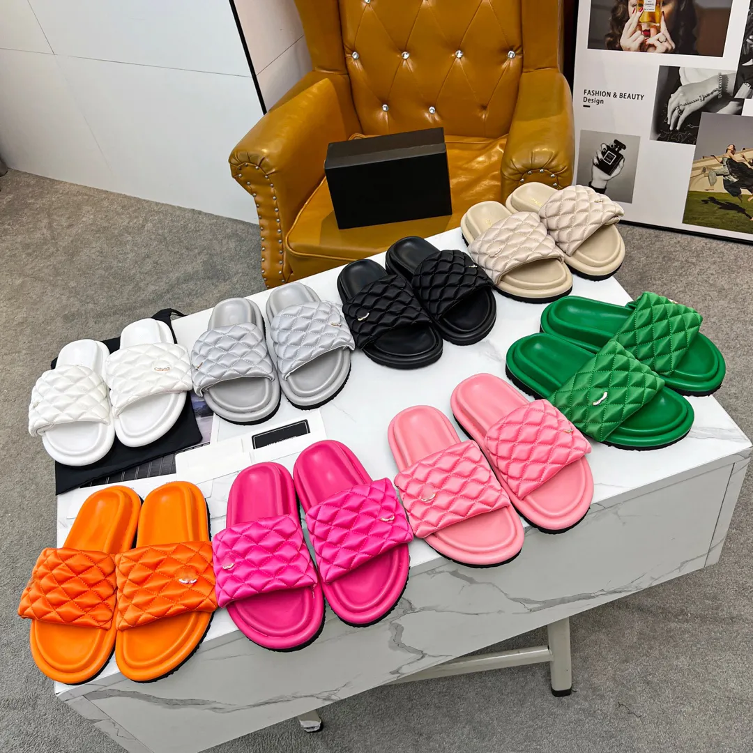 Designer Pool Slides Women's Quilted Slippers: Checkered Comfort ...