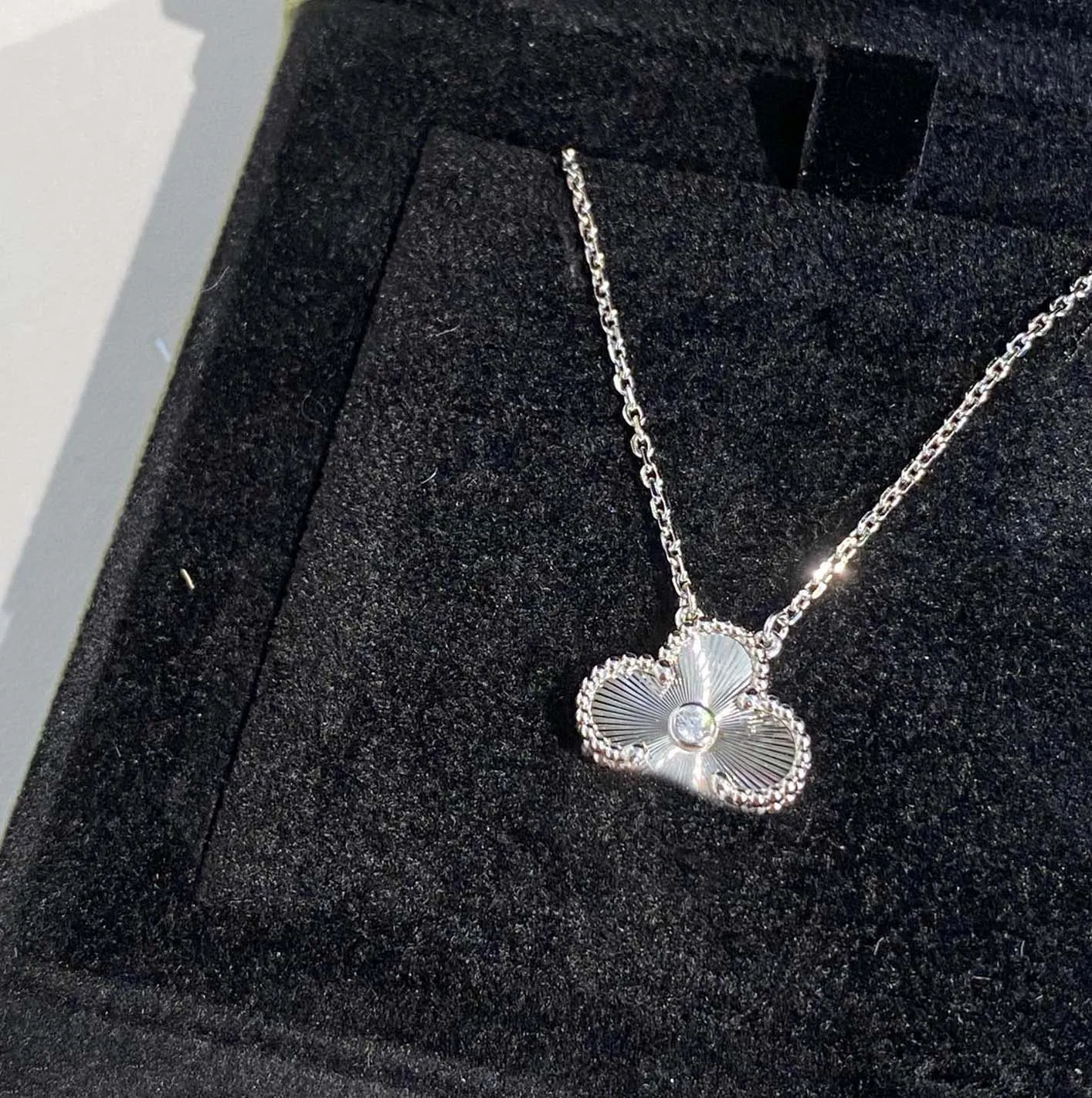 Luxury S925 Silver Pendant Bvlgari Necklace Price With Silver Plating Clip And Earring In Box ...