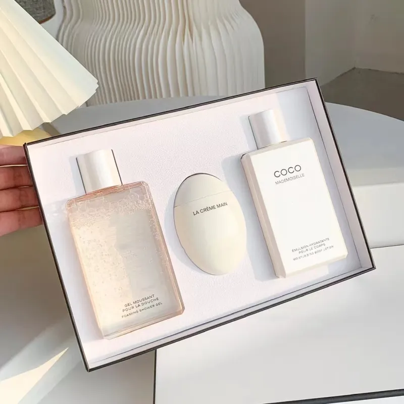 Latest Luxury Designer Women's Hydra Beauty Bath and Body Wash Set ...