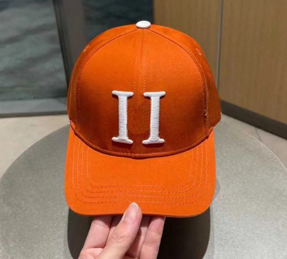 What Are the Best Ways to Style Vintage Caps?