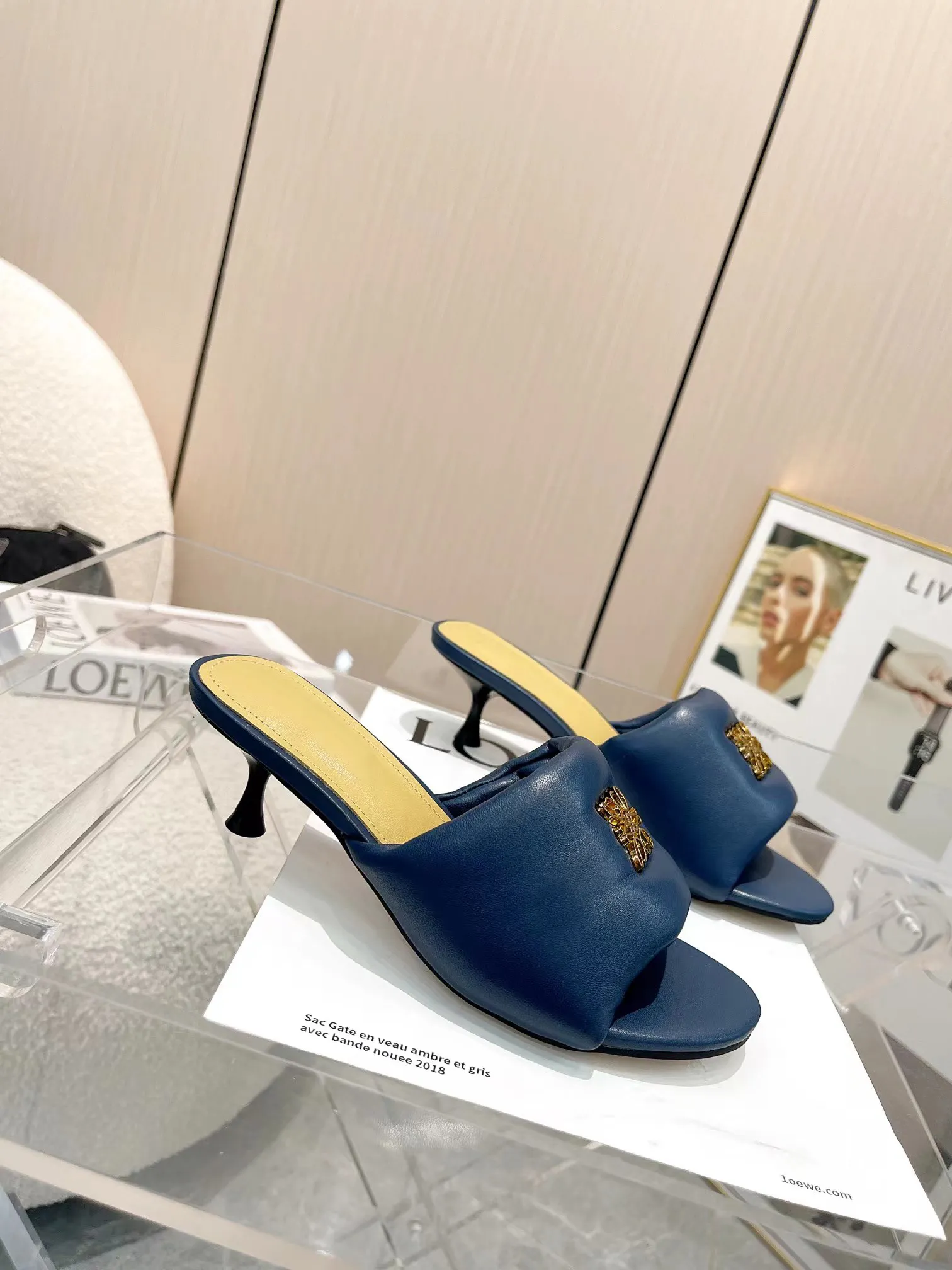 Designer Square Head Flat Sandals With Metal Detecting Buckles Anti ...