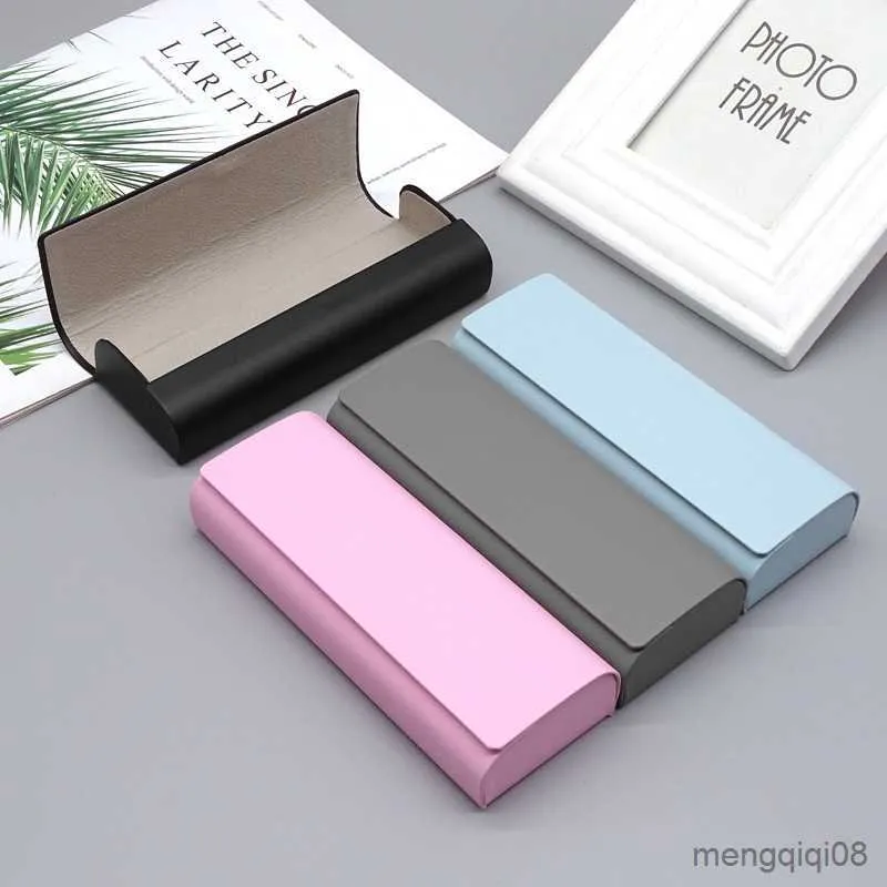 Top 5 Must-Have Eyeglasses Accessories for Comfort and Style