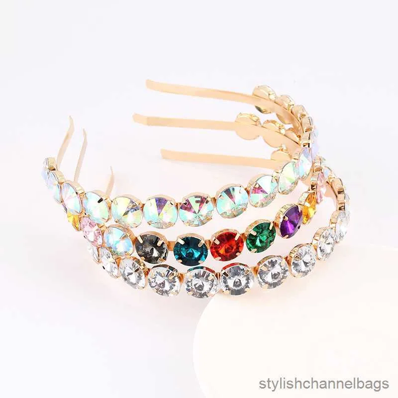 5 Famous Kings and their Iconic Crown Designs