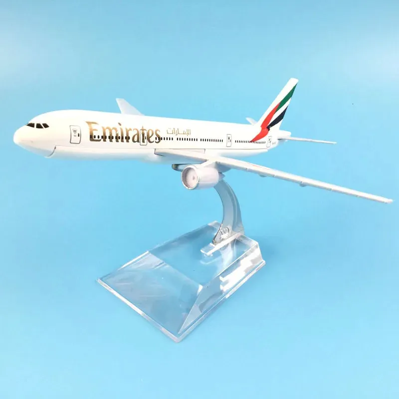 Aircraft Metal Models Boeing 777 Emirates Airplane Model, Diecast Metal ...