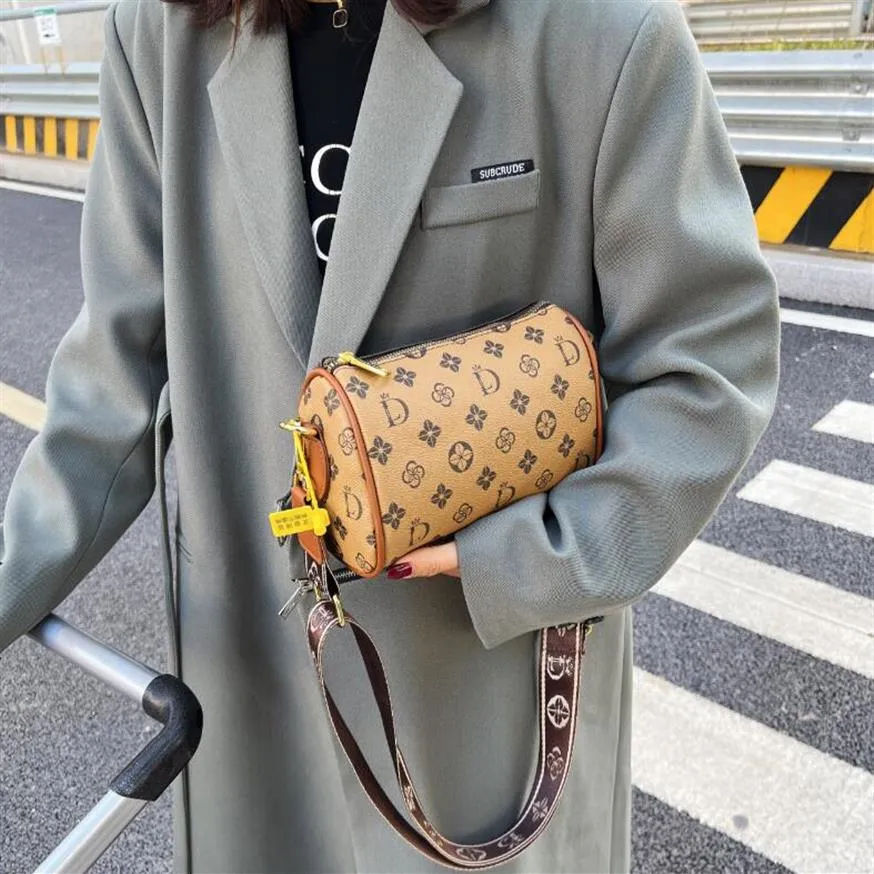 DHgate.com:2024Designer Leather Handbag, Premium Womens Retro Shoulder ...