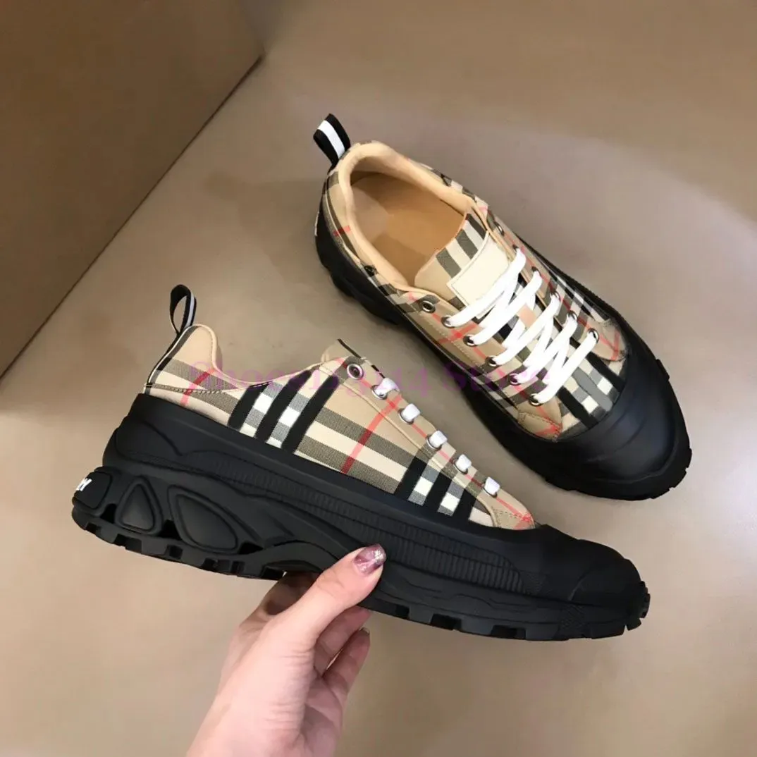 DHgate.com:Luxury Vintage Checked Sneakers for Men Classic Gentleman ...