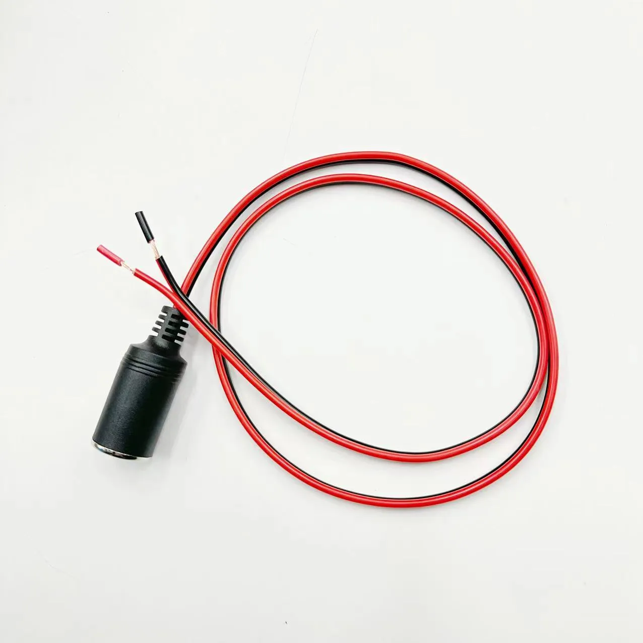 DHgate.com:2024 Sleek Black Seat Cigarette Lighter with USB Charging ...