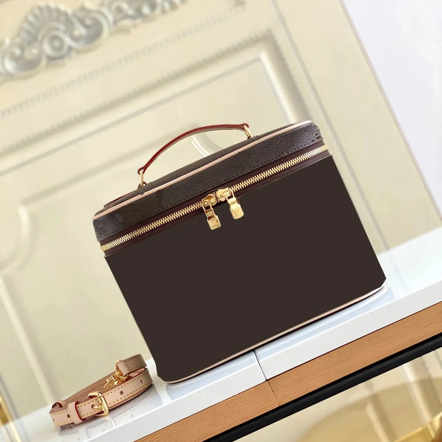 Luxury Cosmetic Bags Vintage Leather Vanity Makeup... From Bags ...