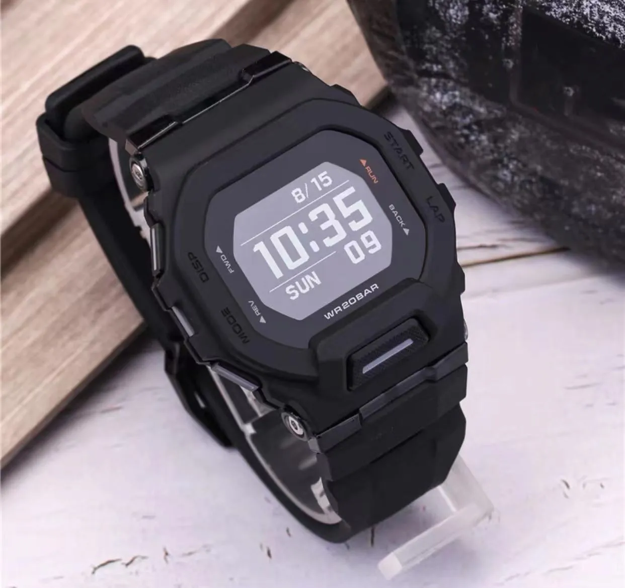 GBD200 Shockproof Waterproof Men's Digital Sports Watch With Magnetic ...