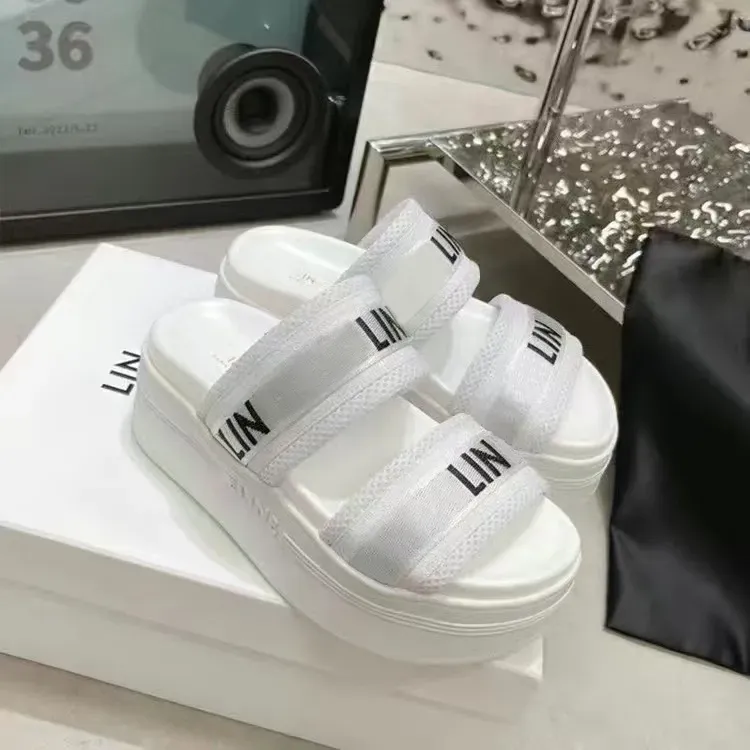 High Quality Designer Flat Sandals For Men And Women Perfect For Beach ...