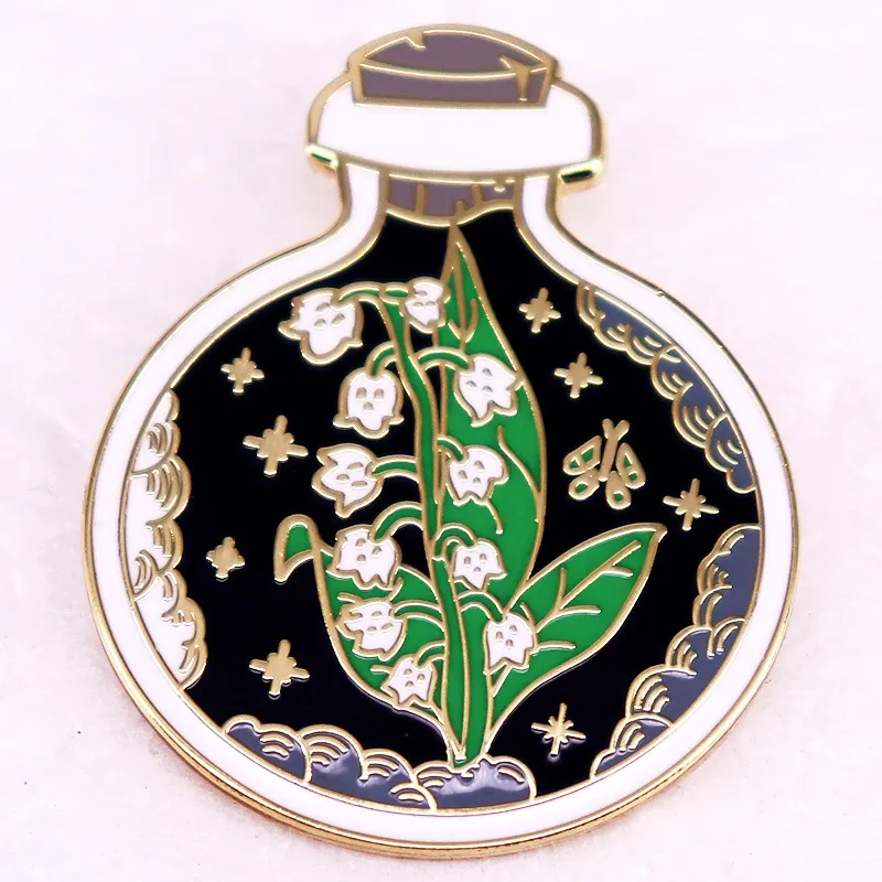 DHgate.com:Spooky Halloween Movie Enamel Pins, Anime Quotes Badges for ...