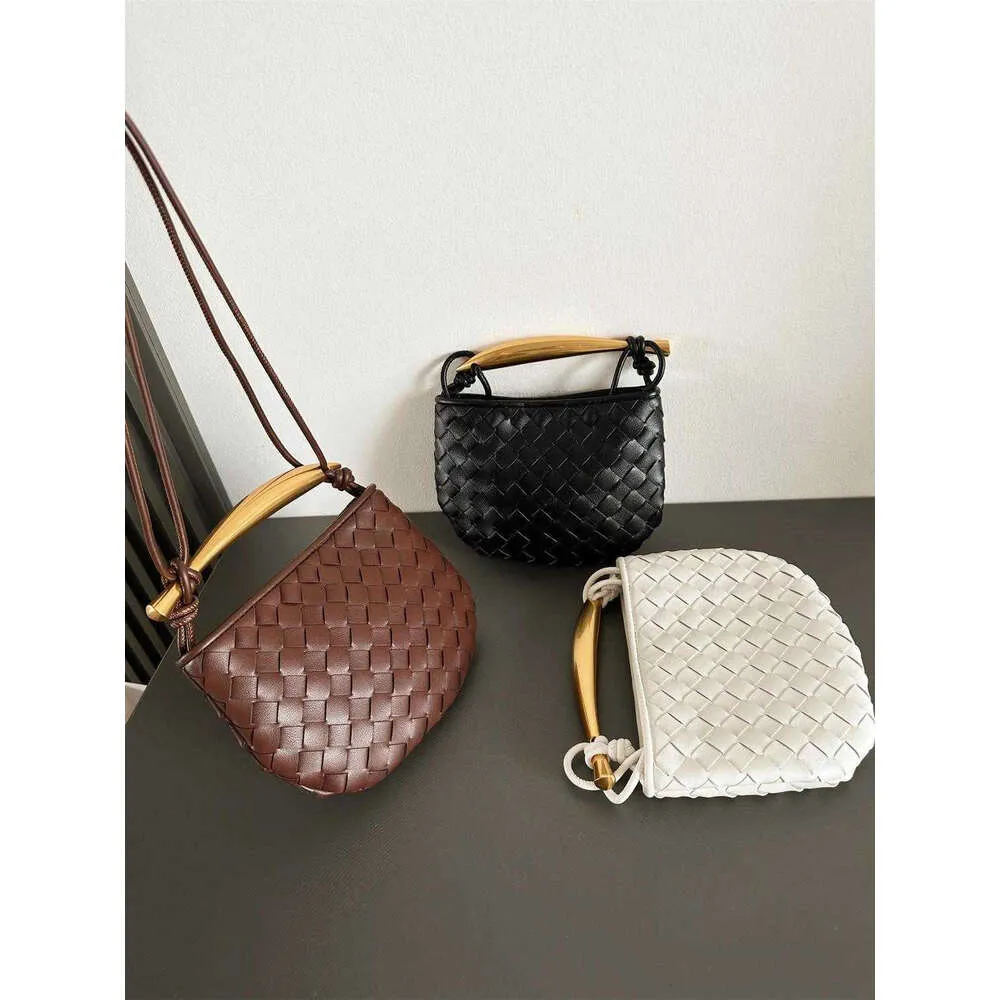 DHgate.com:Bottega Designs Large Crossbody Veneta Bag, Designer Weave ...