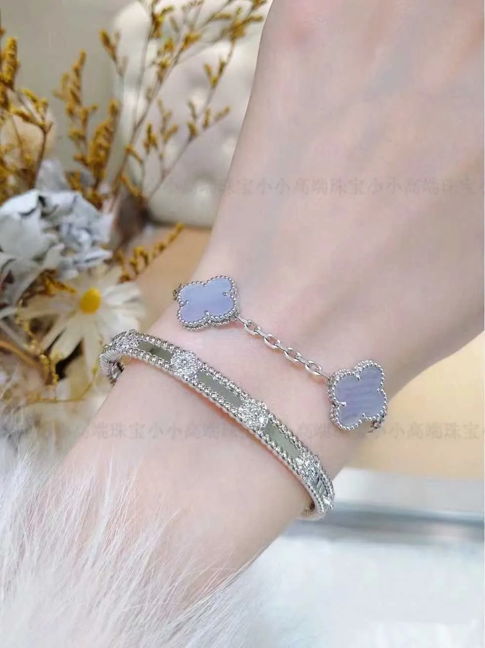 Luxury Kaleidoscope Bracelet - 18k Gold Van Clover Design with Crystals ...